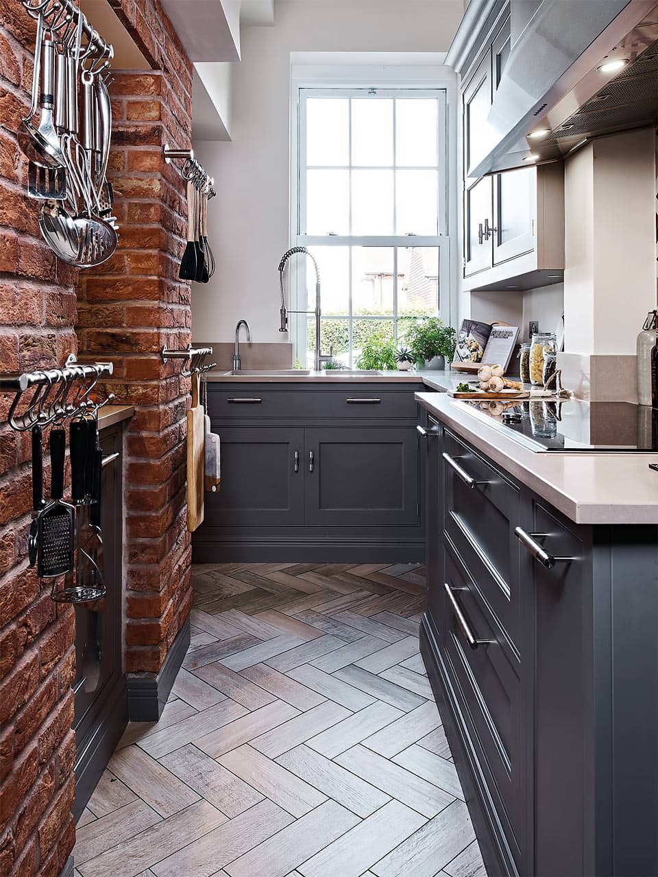 Tom Howley Kitchen / Furnish Studio